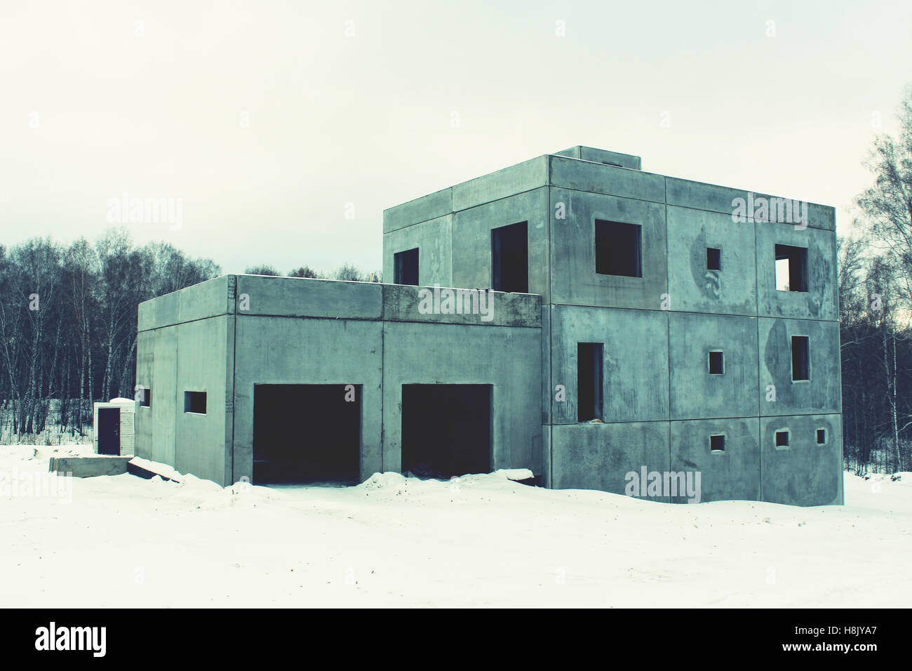 Abandoned unfinished building hi-res stock photography and images - Alamy