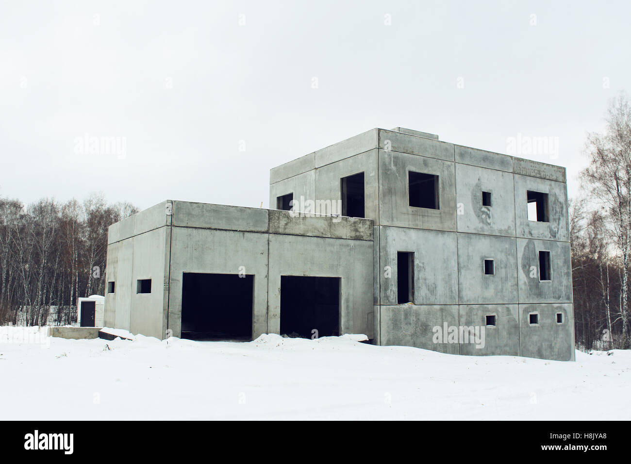 Abandoned unfinished building hi-res stock photography and images - Alamy