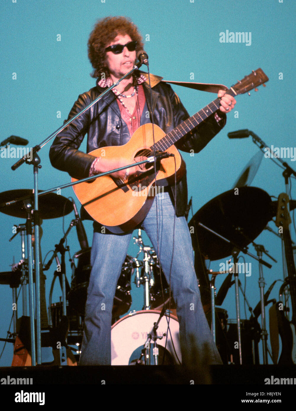 **File Photo** Bob Dylan wins 2016 Nobel prize in literature Archive ...