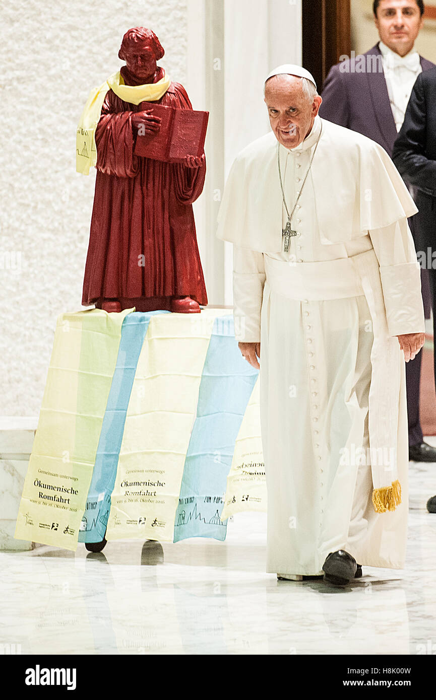Pope Francis during his audience with the participants in the ...