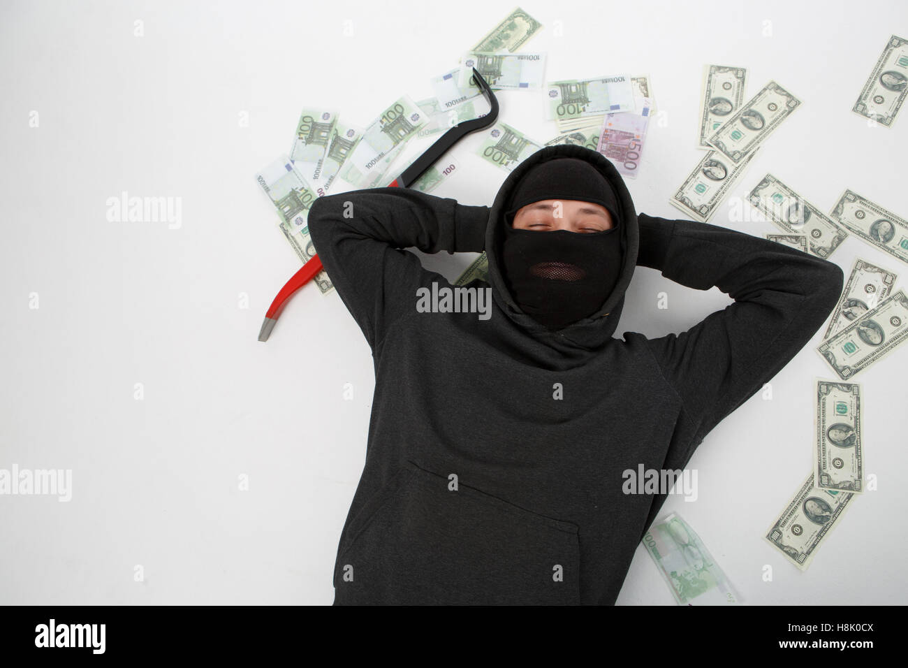 Money scattered on floor hi-res stock photography and images - Alamy