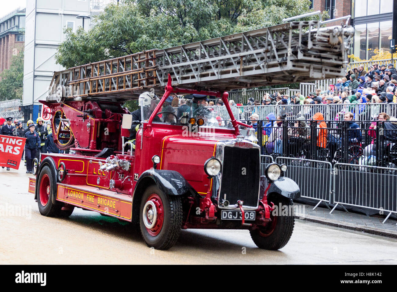 Vintage fire engine hi-res stock photography and images - Alamy