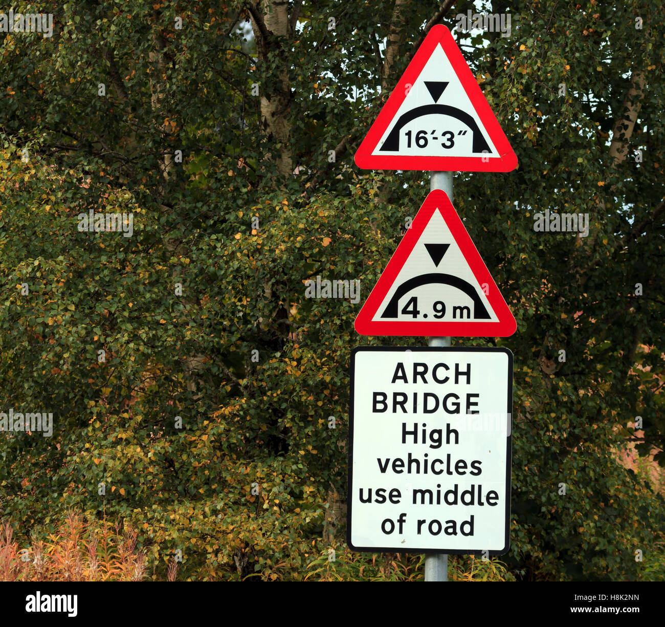 Uk road sign bridge hi-res stock photography and images - Alamy