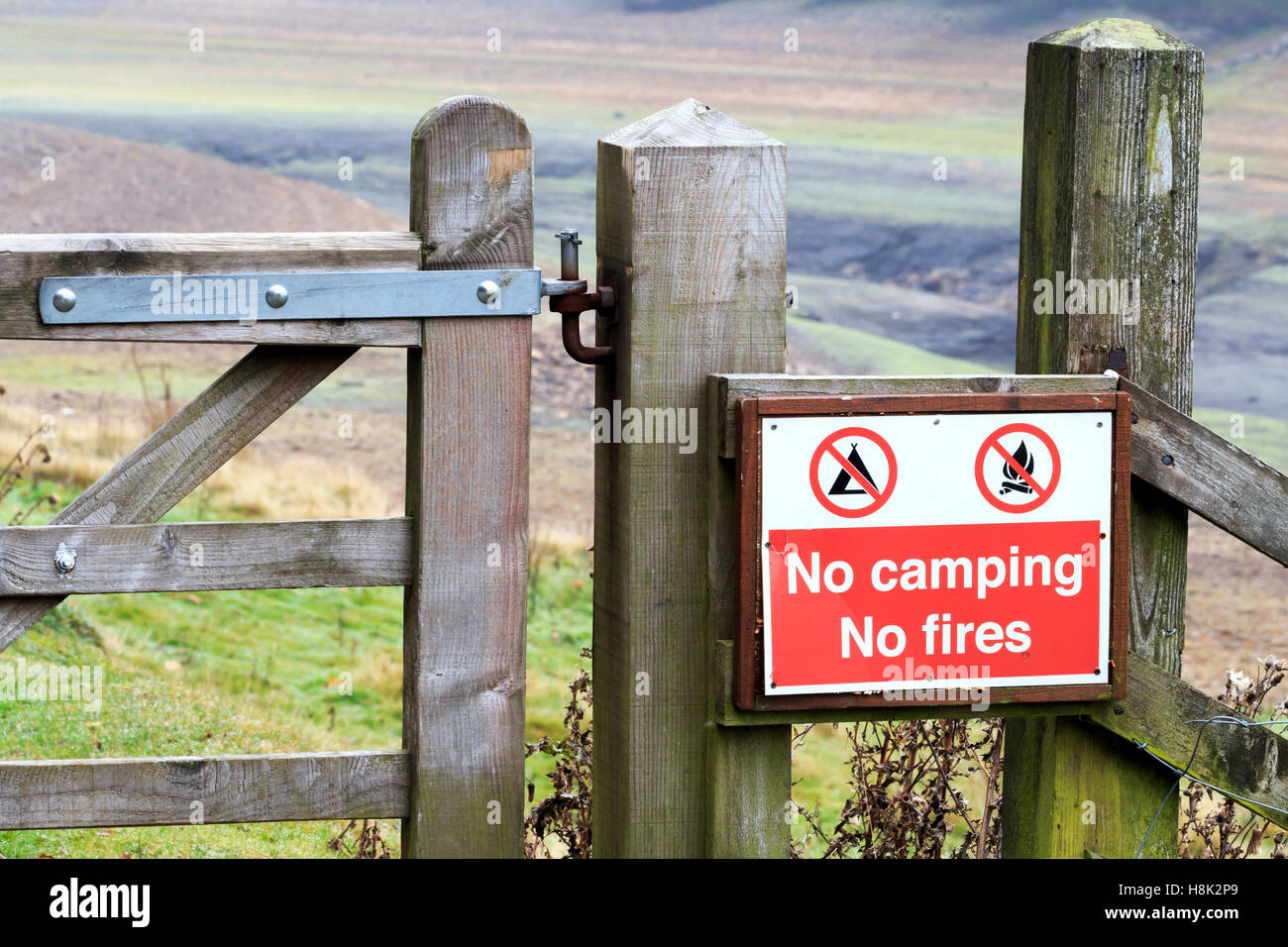 No Fires Warning Sign High Resolution Stock Photography and Images - Alamy