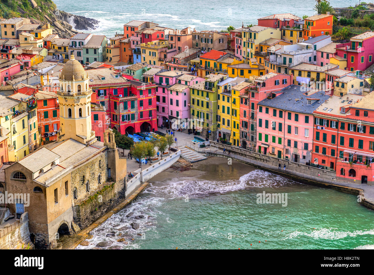 Vernazza fishing village, seascape in Five lands, Cinque Terre National ...