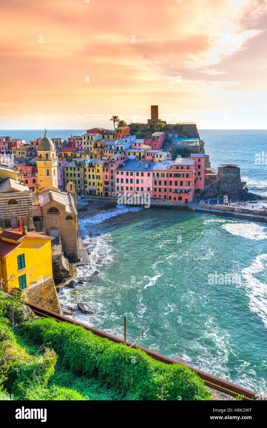 Vernazza fishing village, seascape in Five lands, Cinque Terre National ...