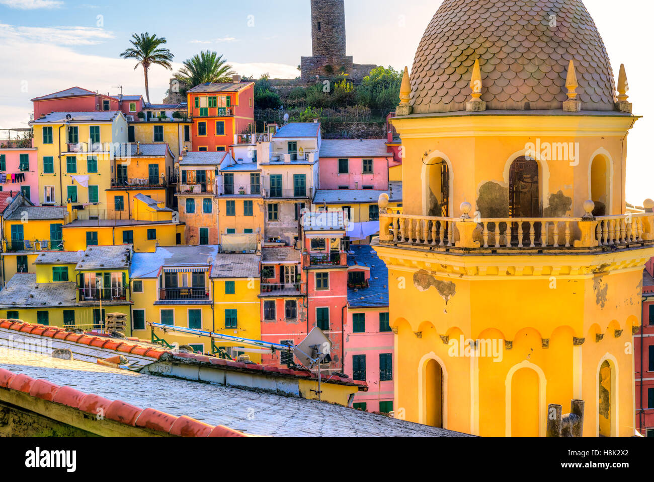 Vernazza fishing village, seascape in Five lands, Cinque Terre National ...