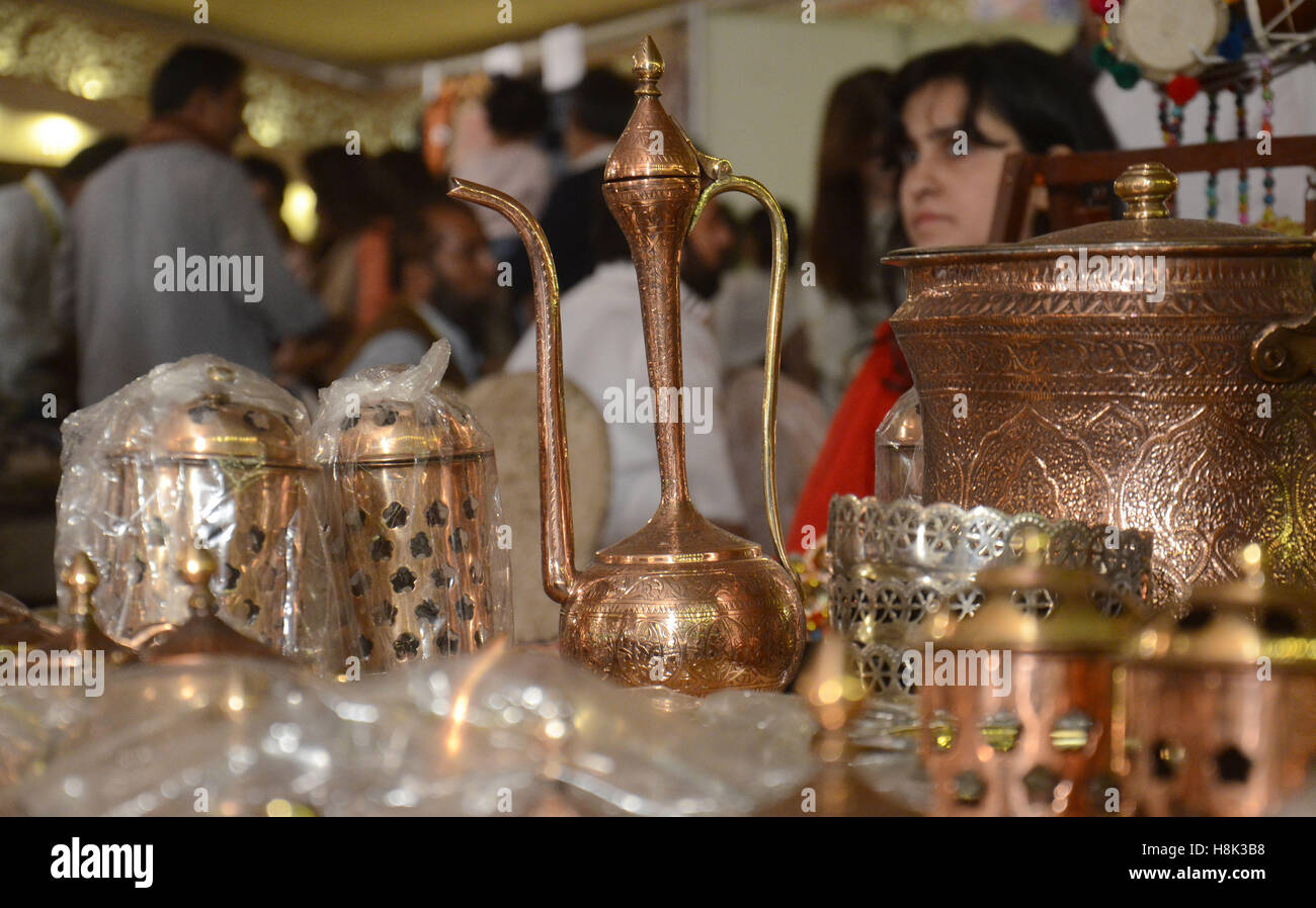 Pakistani textiles hi-res stock photography and images - Alamy