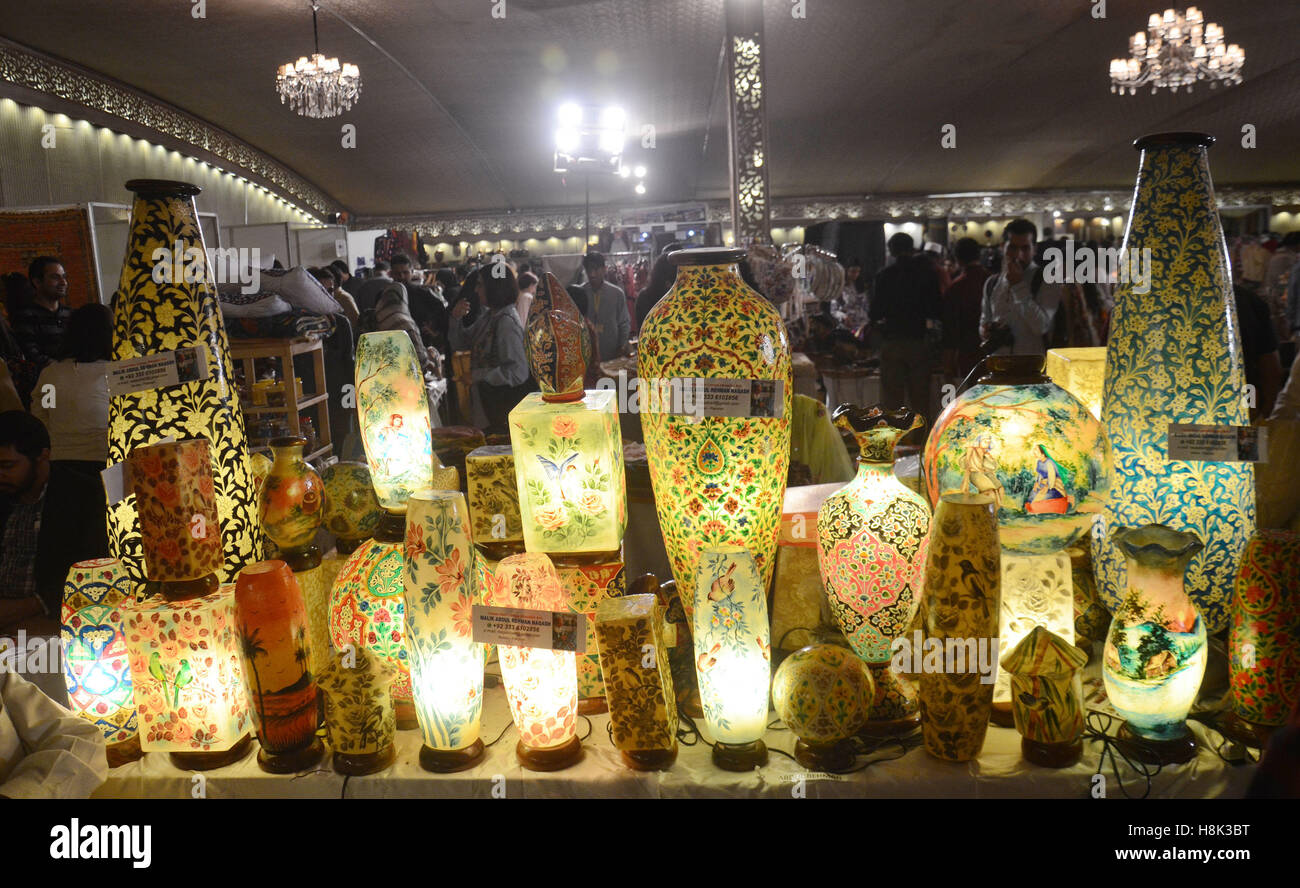 Pakistani textiles hi-res stock photography and images - Alamy