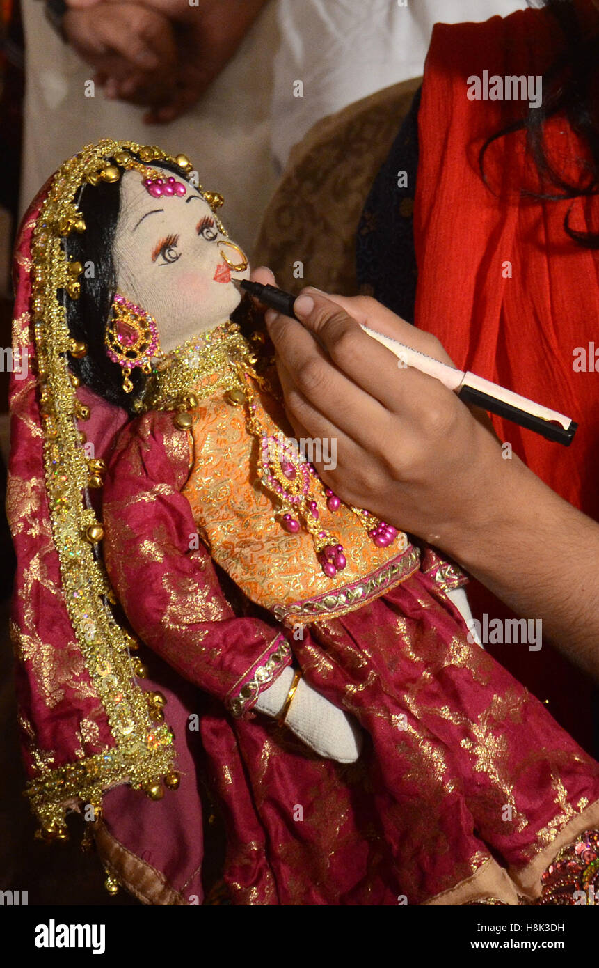 Handmade crafts of pakistan hi-res stock photography and images - Alamy