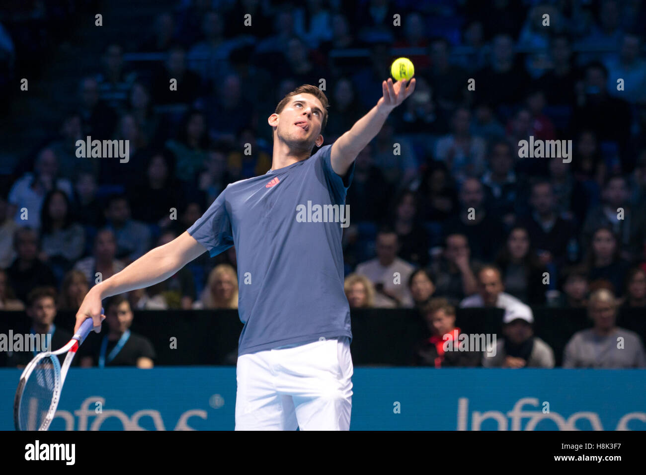 Novak Djokovic (SRB) VS Dominic Thiem (AUT) play the first mach of ...