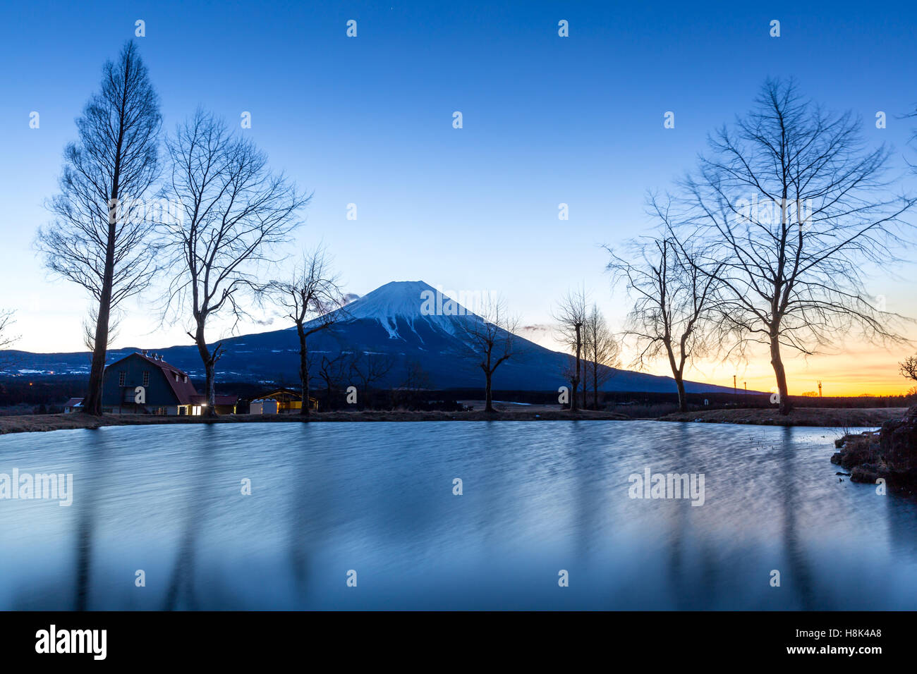Mirror fuji hi-res stock photography and images - Alamy
