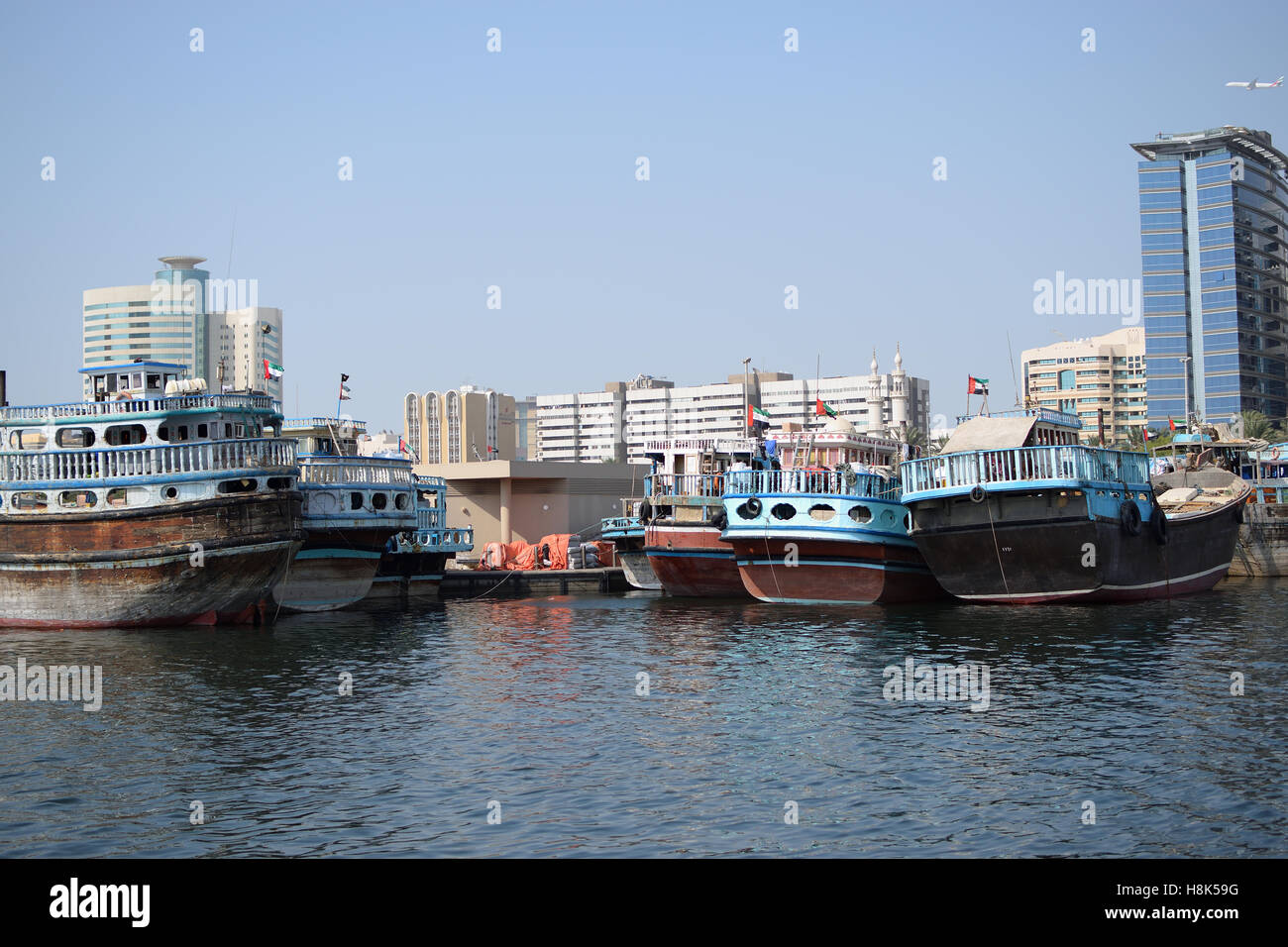 Cargo ships in Dubai port Stock Photo - Alamy