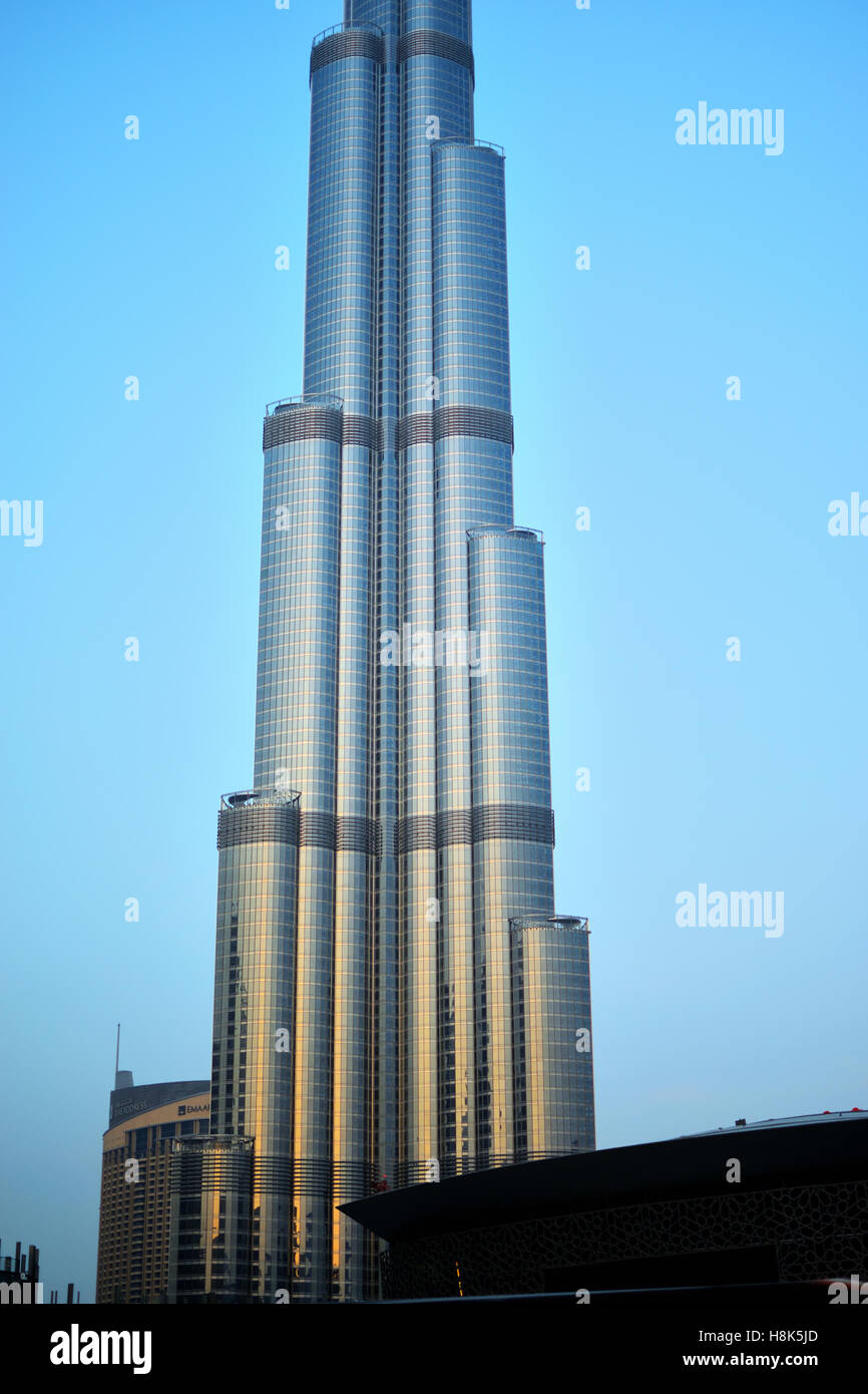 Burj khalifa building image hi-res stock photography and images - Alamy