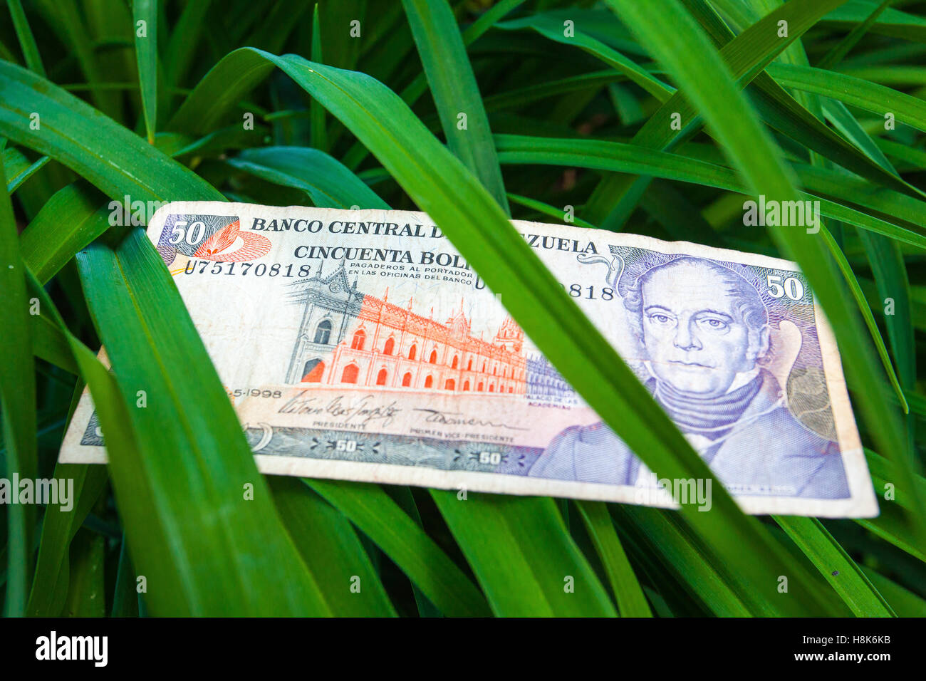 Bolivar banknote hi-res stock photography and images - Alamy