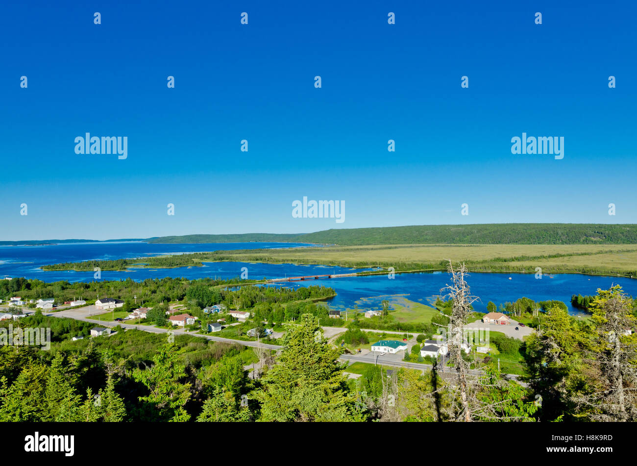 Newfoundland island ocean shoreline hi-res stock photography and images ...