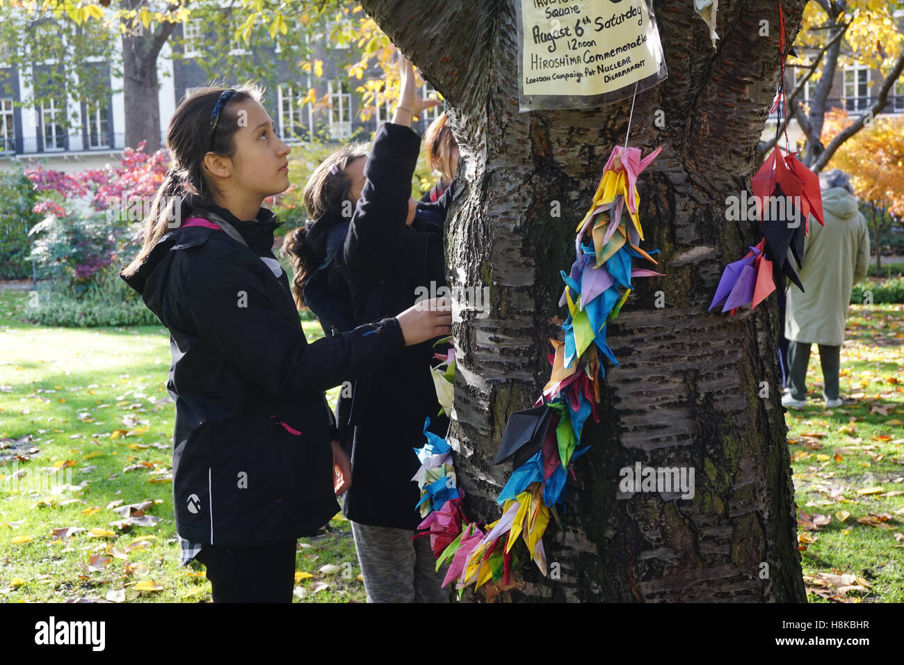 Civilians resisting hi-res stock photography and images - Alamy