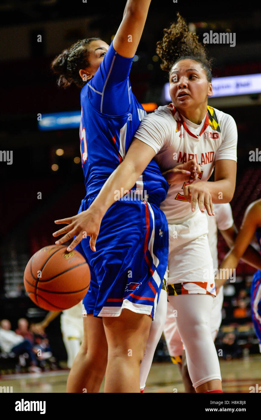 Annapolis, Maryland, USA. 13th Nov, 2016. DESTINY SLOCUM (5) passes to ...