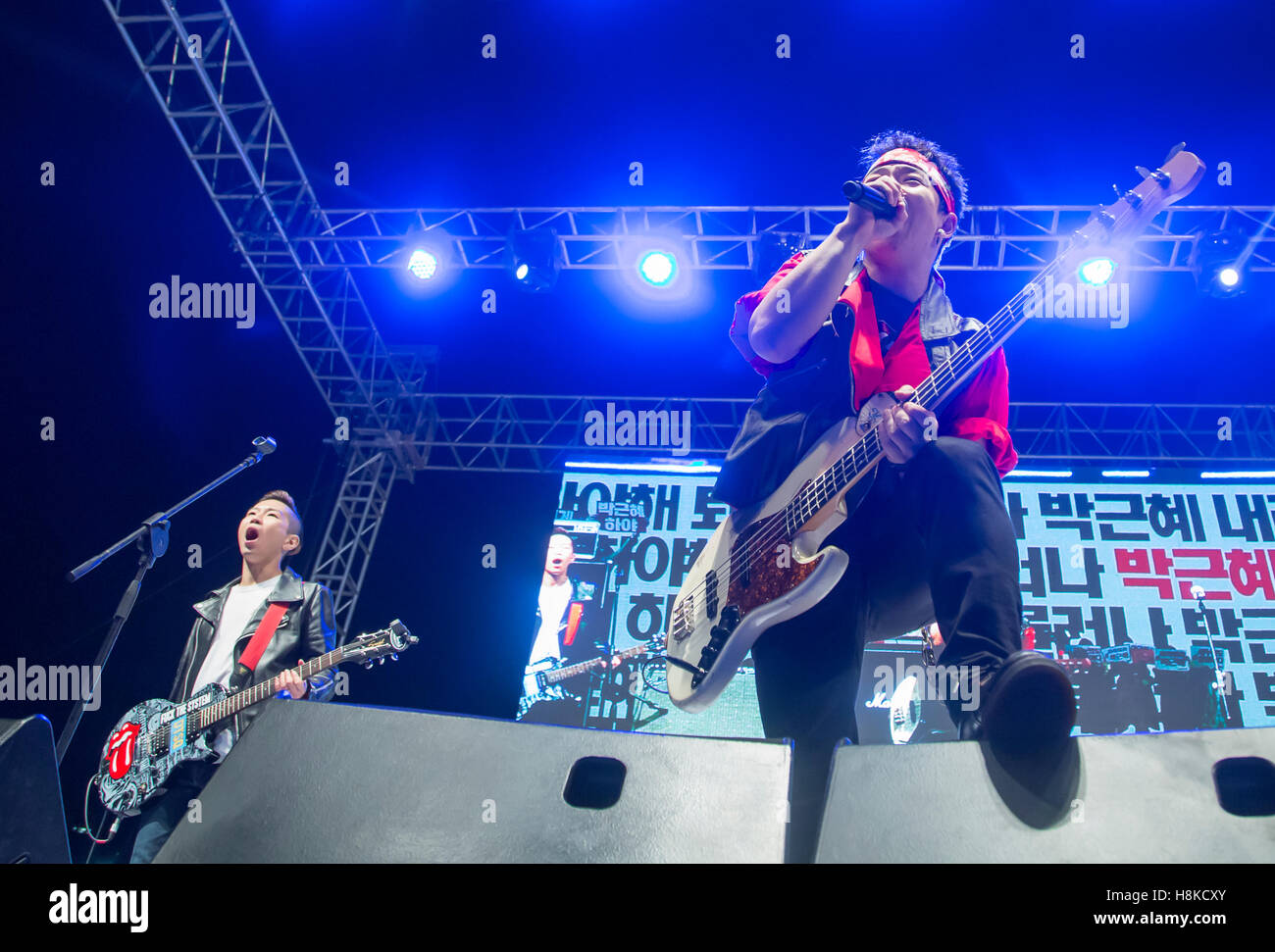 South Korea Politics, Nov 12, 2016 : South Korean band Crying Nut ...