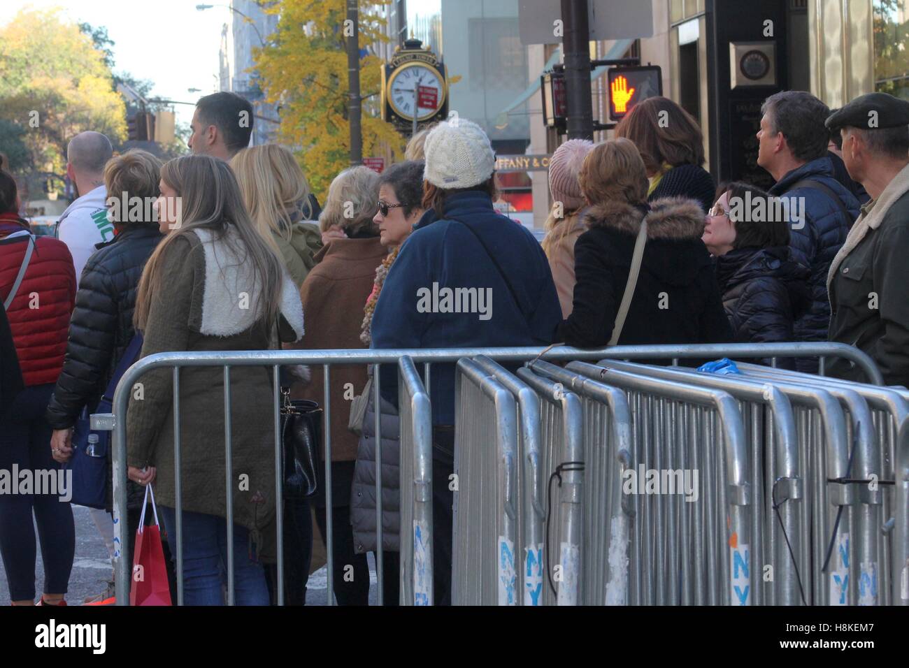 Police controlling crowd us hi-res stock photography and images - Alamy
