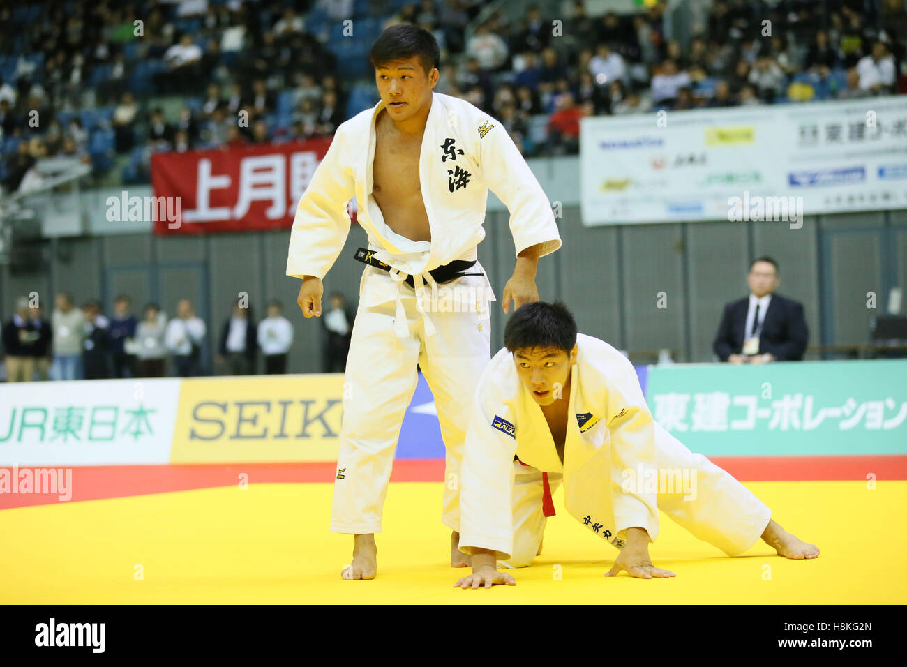Chiba Port Arena, Chiba, Japan. 12th Nov, 2016. (L to R) Arata ...