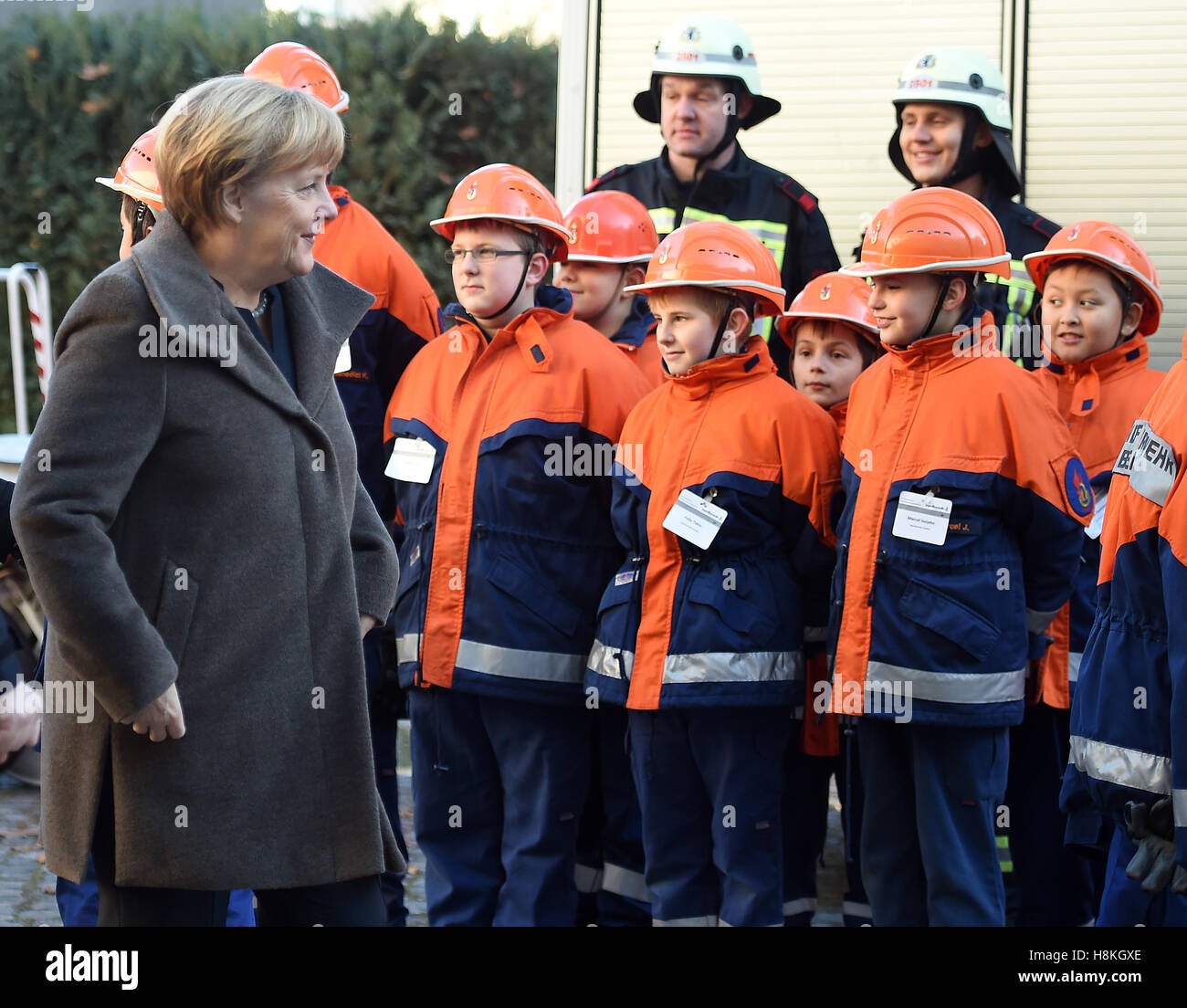 Wedding, Berlin, Germany. 14th Nov, 2016. 12-year-old Leonel introduces ...