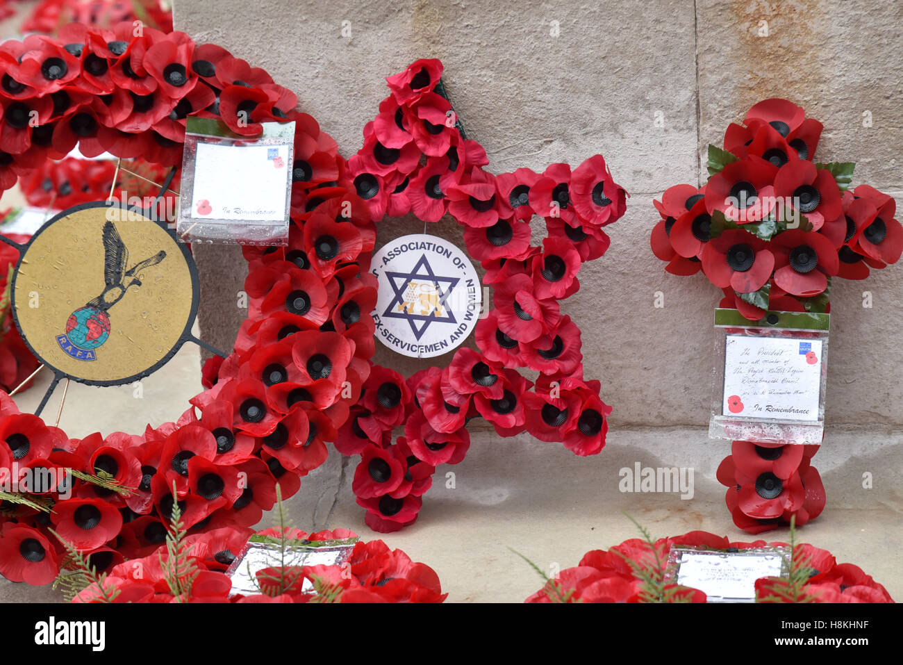 Cenotaph, London, UK. 14th November 2016. Remembrance Sunday wreaths ...