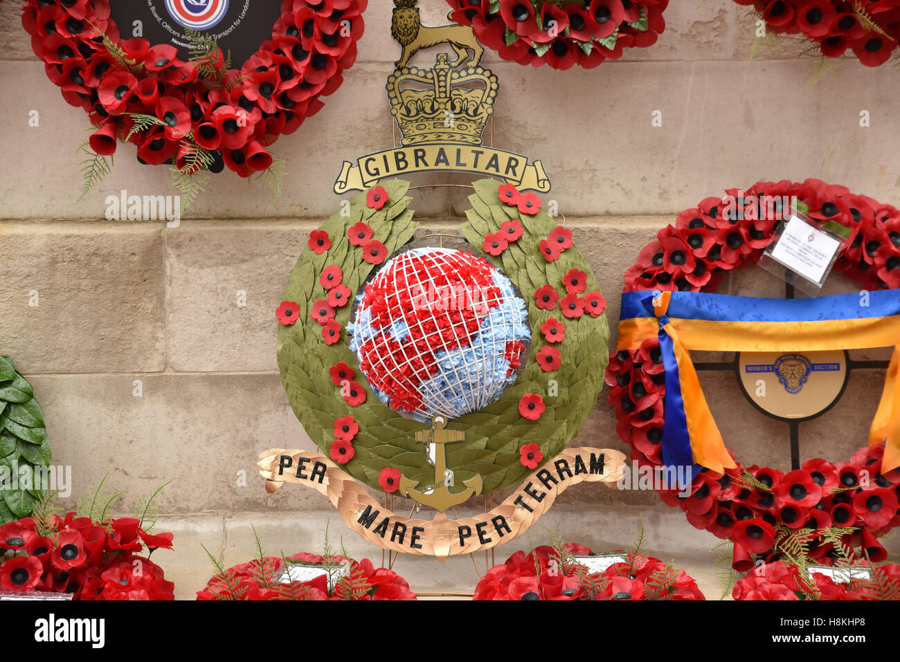 Cenotaph, London, UK. 14th November 2016. Remembrance Sunday wreaths ...