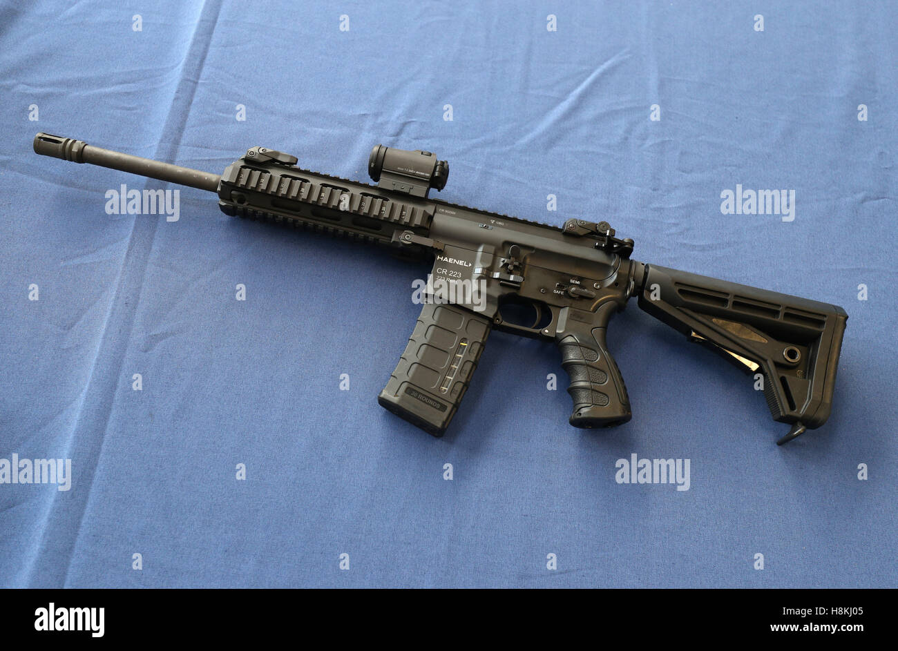 Hamburg, Germany. 14th Nov, 2016. An assault rifle by Haenel of the ...