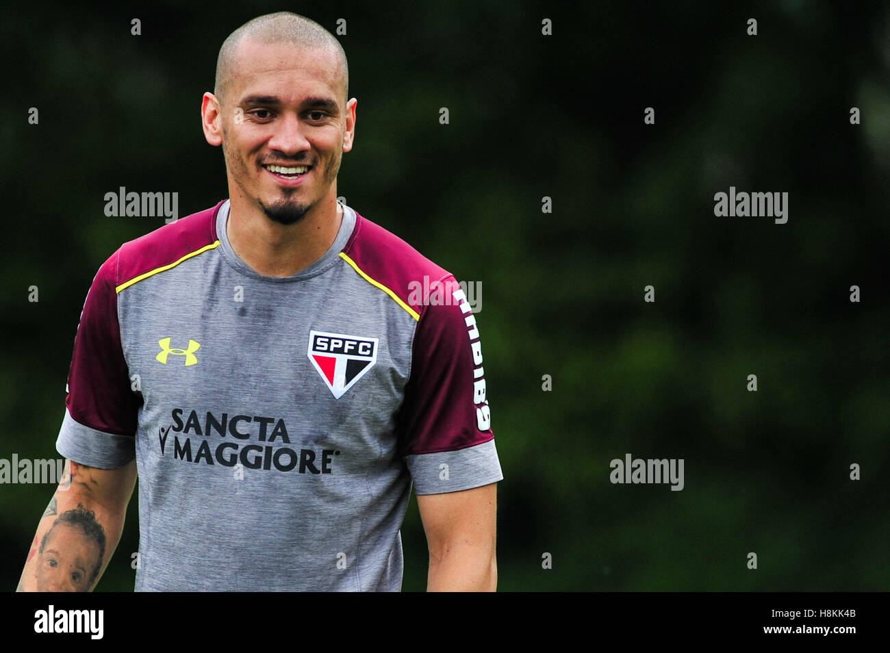 SÃO PAULO, SP - 14.11.2016: TREINO SPFC - Maicon during training the ...