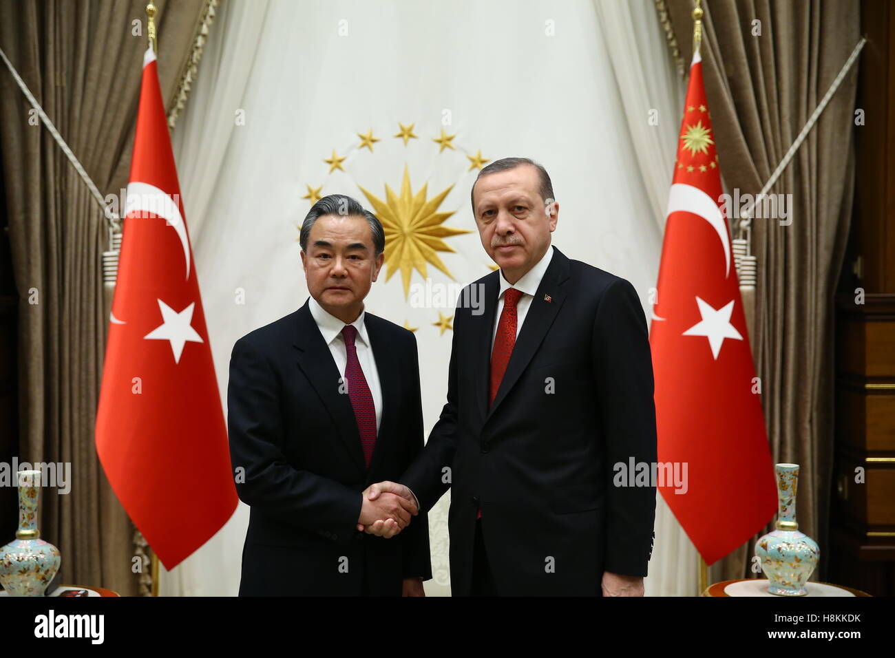 Ankara, Turkey. 14th Nov, 2016. Visiting Chinese Foreign Minister Wang ...