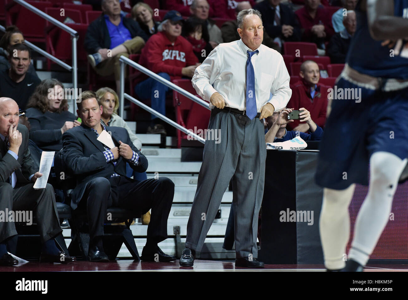 Philadelphia, Pennsylvania, USA. 14th Nov, 2016. New Hampshire Wildcats ...