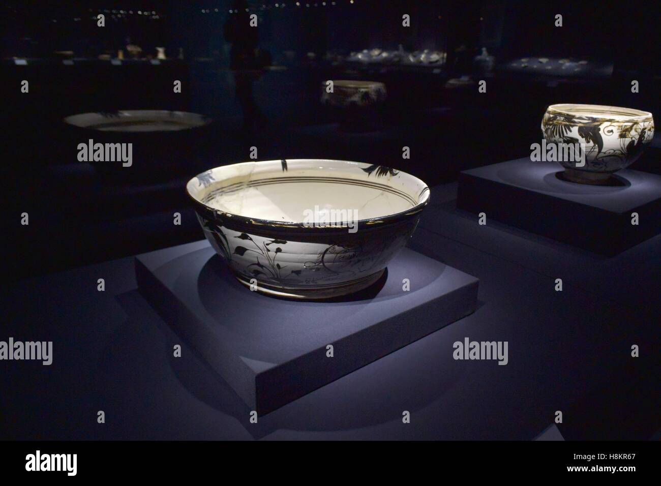 Yaozhou kiln hi-res stock photography and images - Alamy