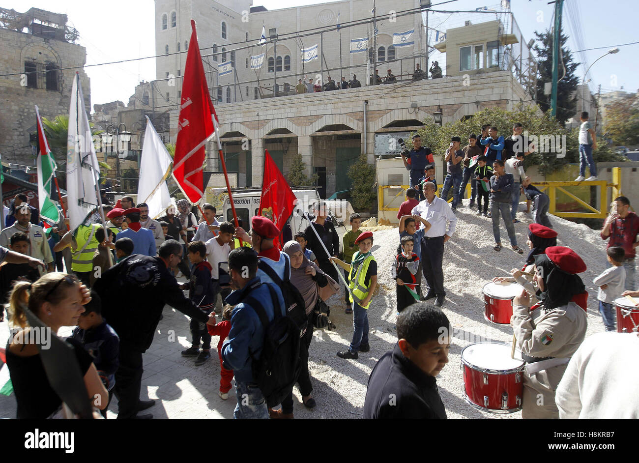 Hebron, West Bank, Palestinian Territory. 15th Nov, 2016. Palestinian ...