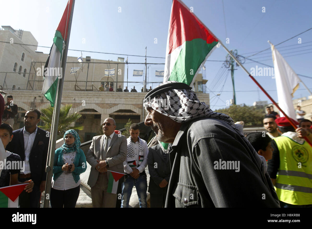 Hebron, West Bank, Palestinian Territory. 15th Nov, 2016. Palestinian ...