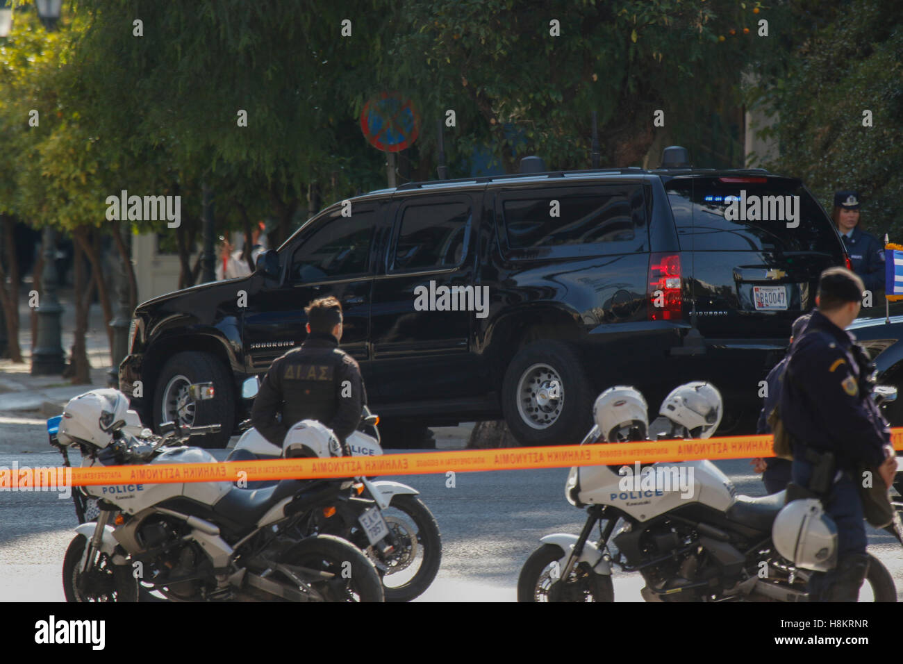 Athens, Greece. 15th Nov, 2016. A car of Barack Obama security detail ...