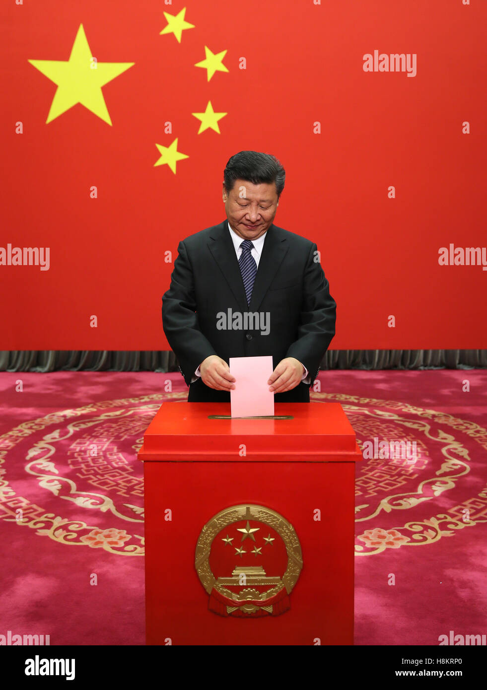 Beijing, China. 15th Nov, 2016. Chinese President Xi Jinping casts his ...