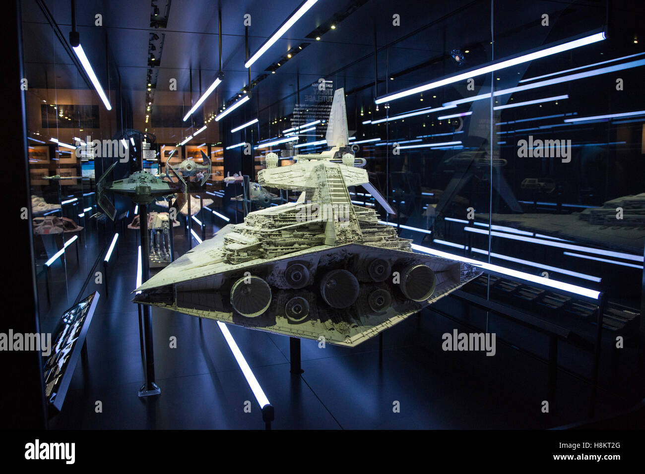 Spacecraft models hi-res stock photography and images - Alamy