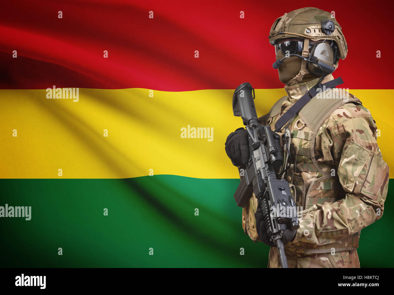 Bolivian police in uniform hi-res stock photography and images - Alamy