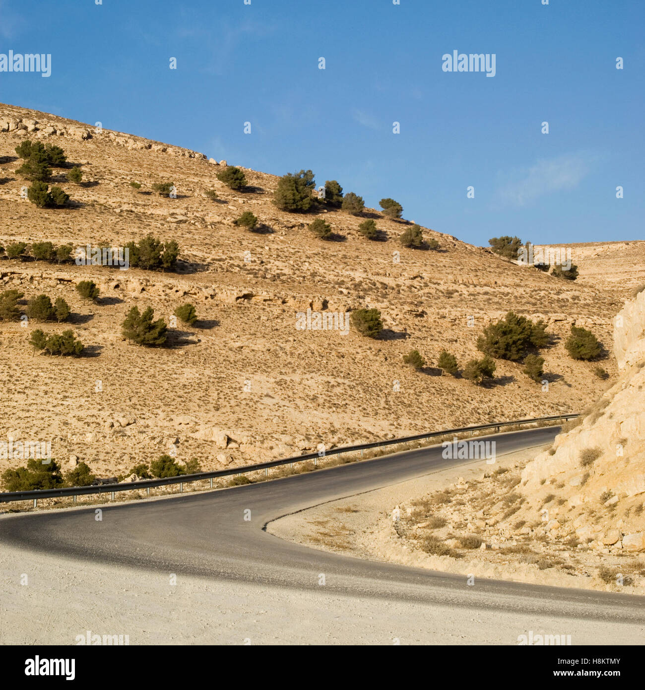 Curve in road jordan hi-res stock photography and images - Alamy