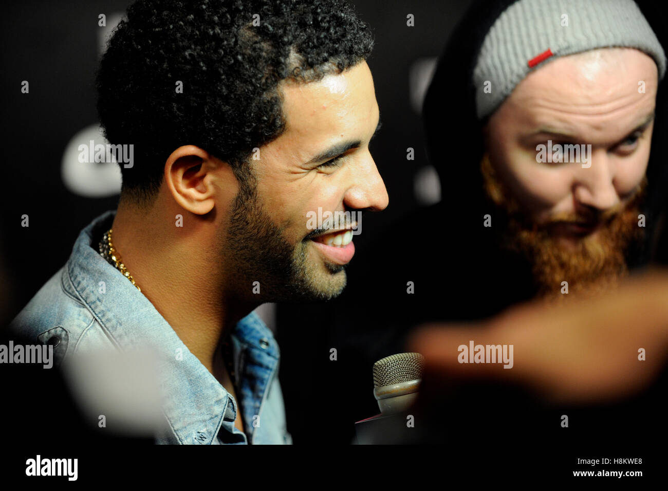 Aubrey "Drake" Graham and OB Obrien doing an interview with Rap-Up TV ...