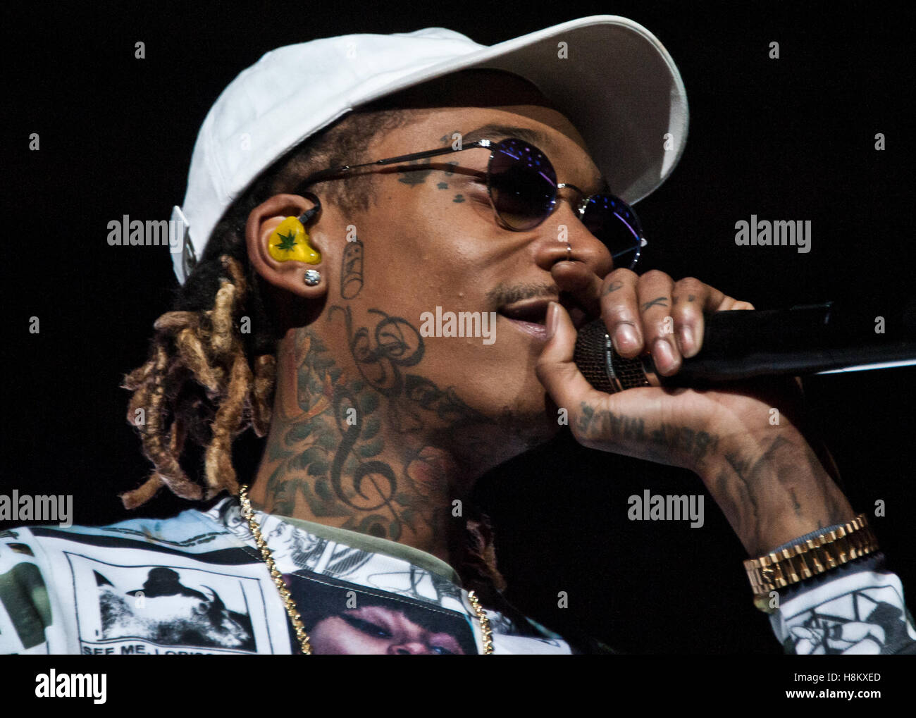 Philadelphia, PA, USA. 28th October, 2016. Wiz Khalifa Poses at Power ...
