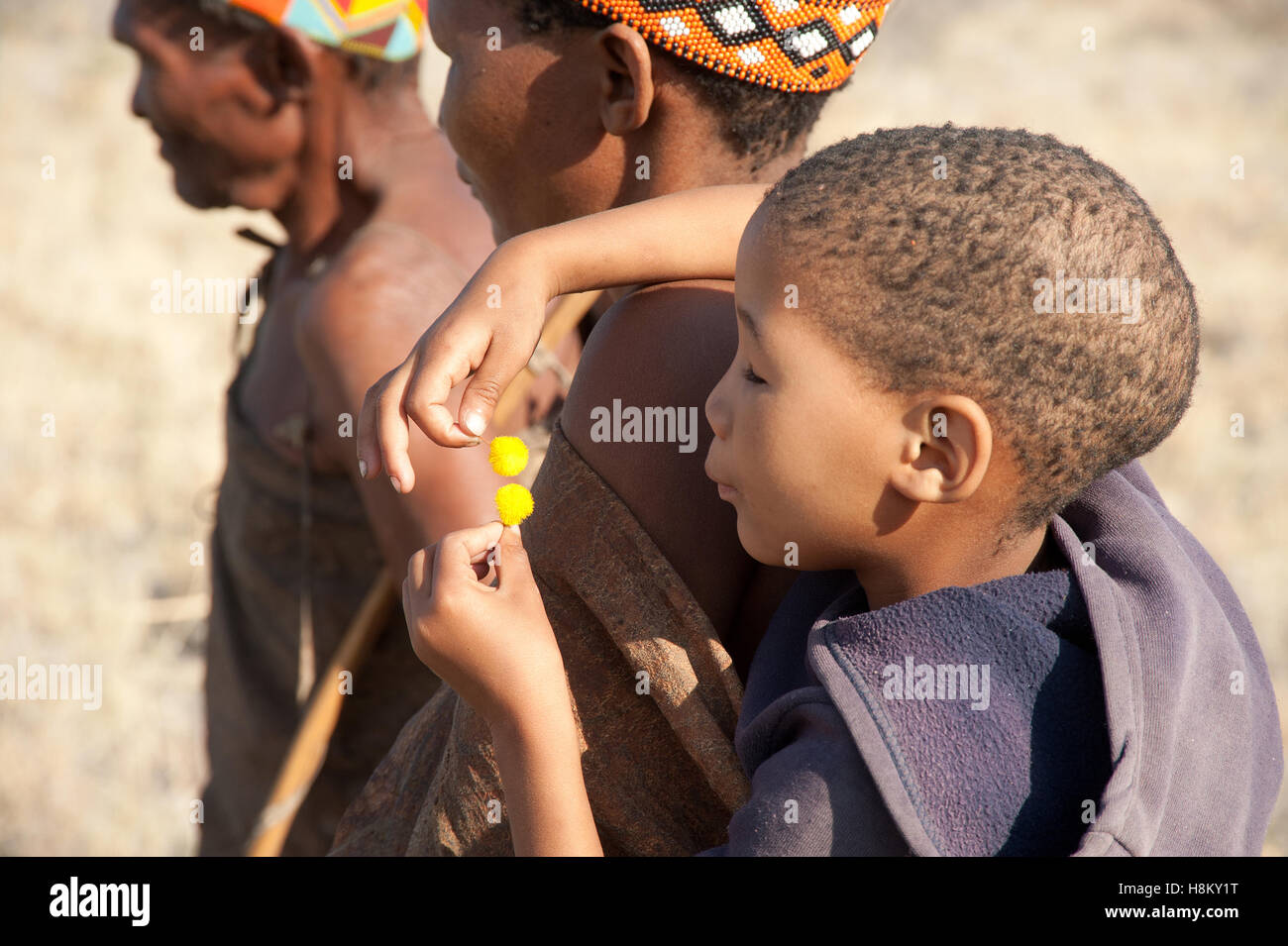 Bushman africa family hi-res stock photography and images - Alamy