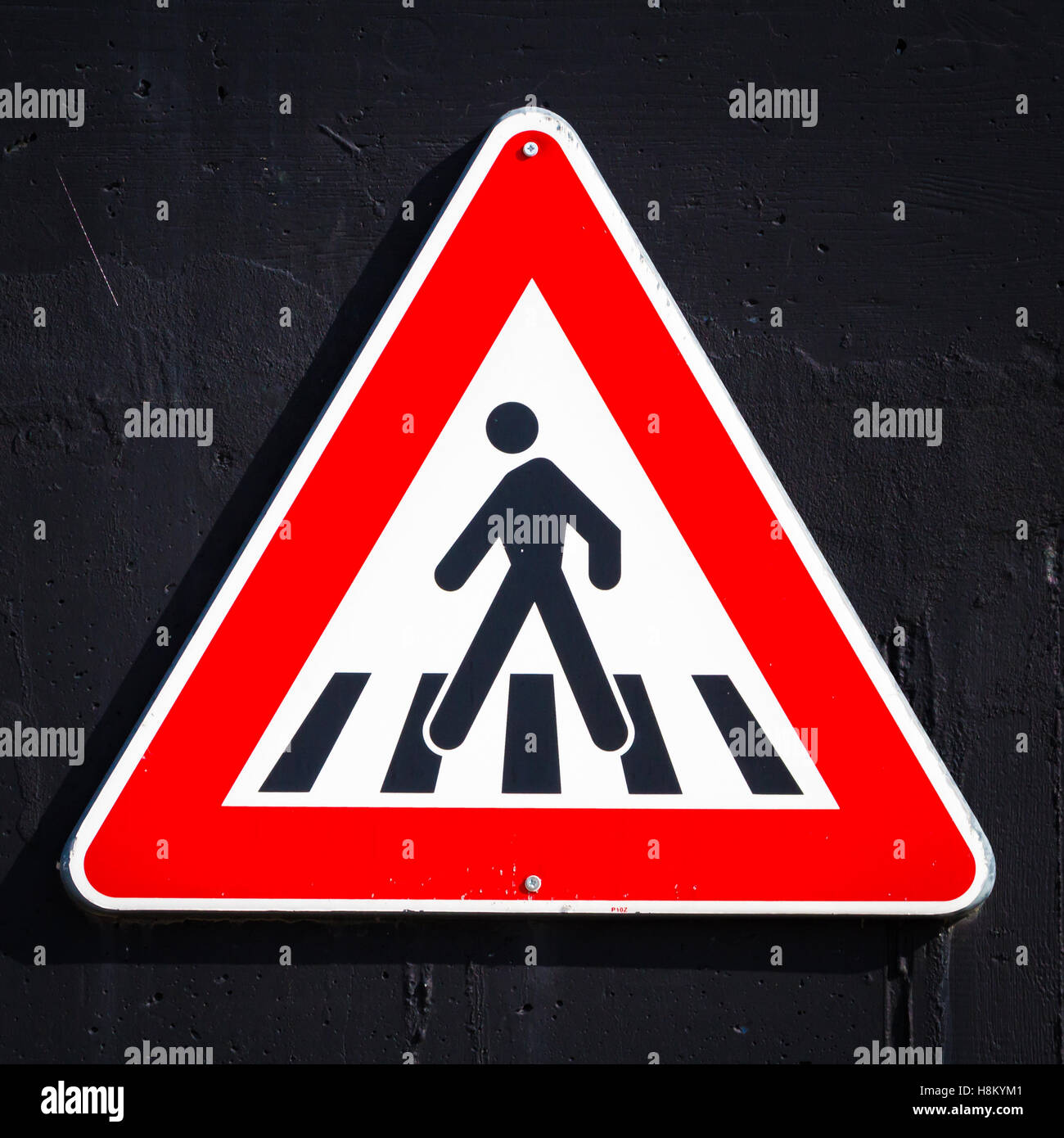 Pedestrian crossing sign isolated hi-res stock photography and images ...
