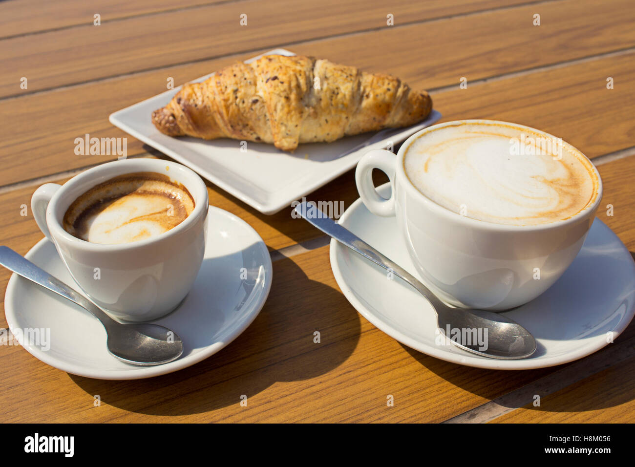 Italian creamy hot Cappuccino and Caffè Macchiato with five cereals ...
