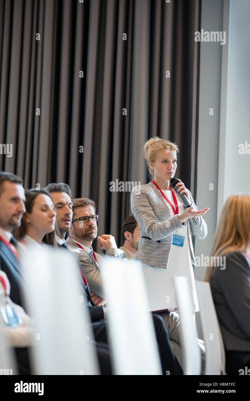 Asking questions hi-res stock photography and images - Alamy