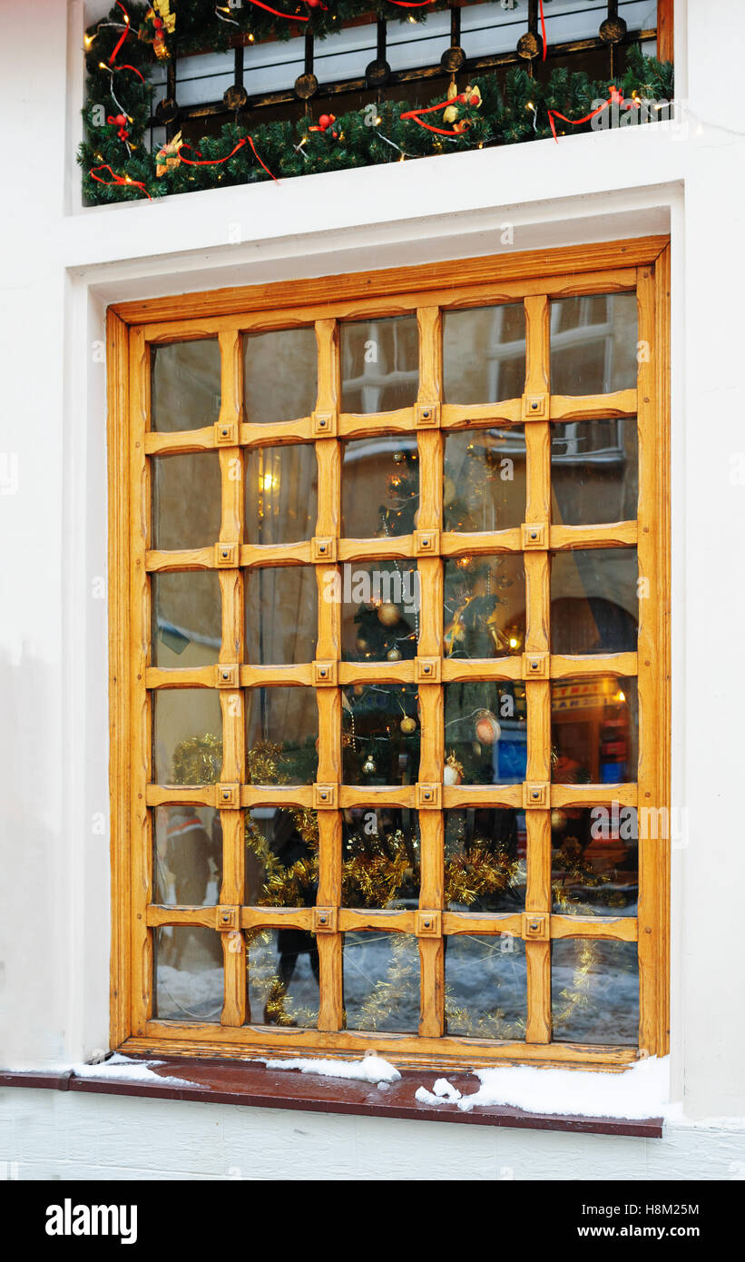 Small windows hi-res stock photography and images - Alamy
