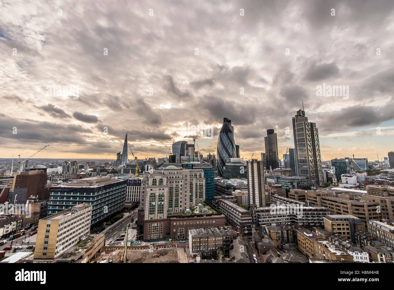 a London skyline, cityscape, high rise, skyscraper, the Gherkin, Tower ...