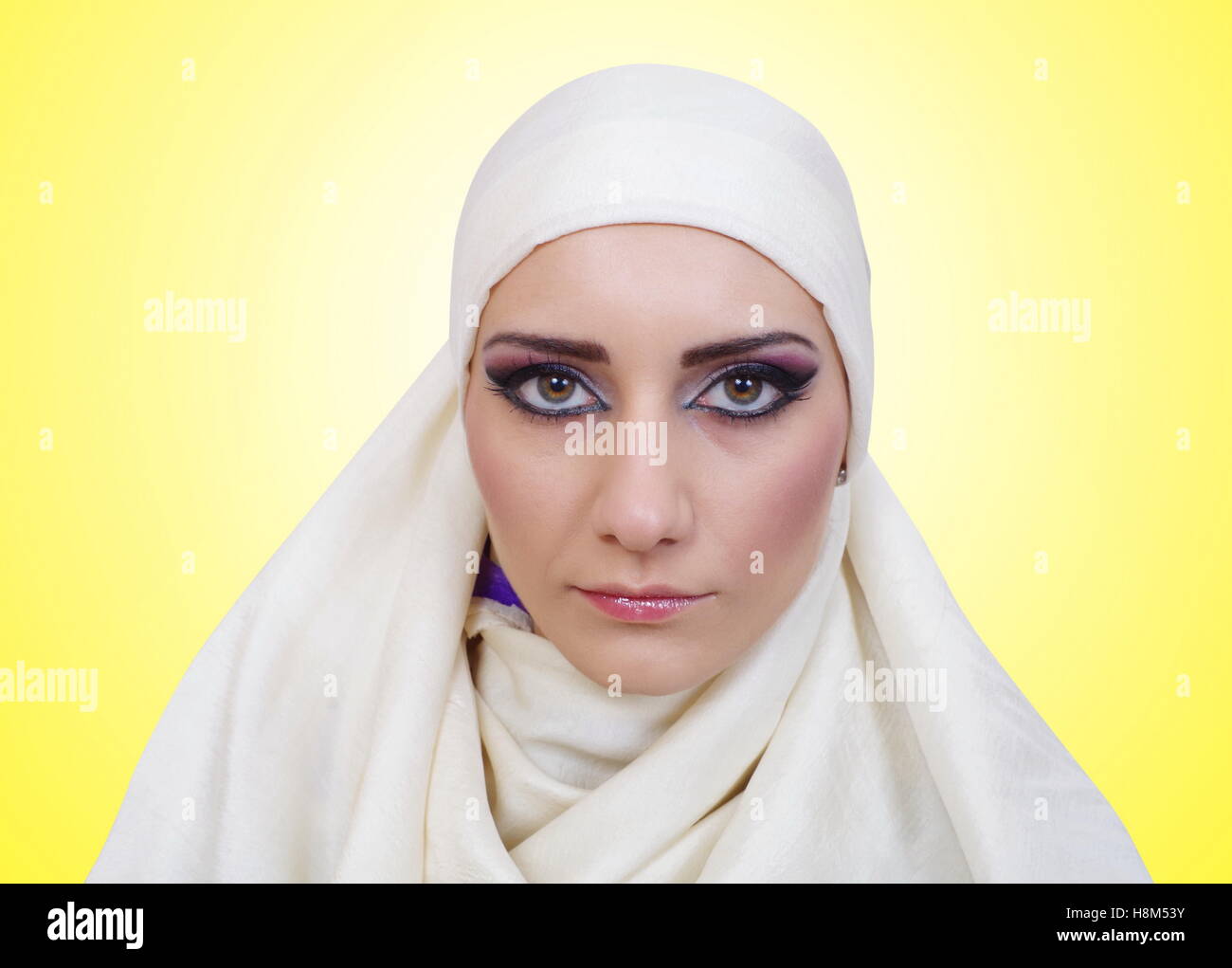 pretty muslim girl portrait Stock Photo - Alamy