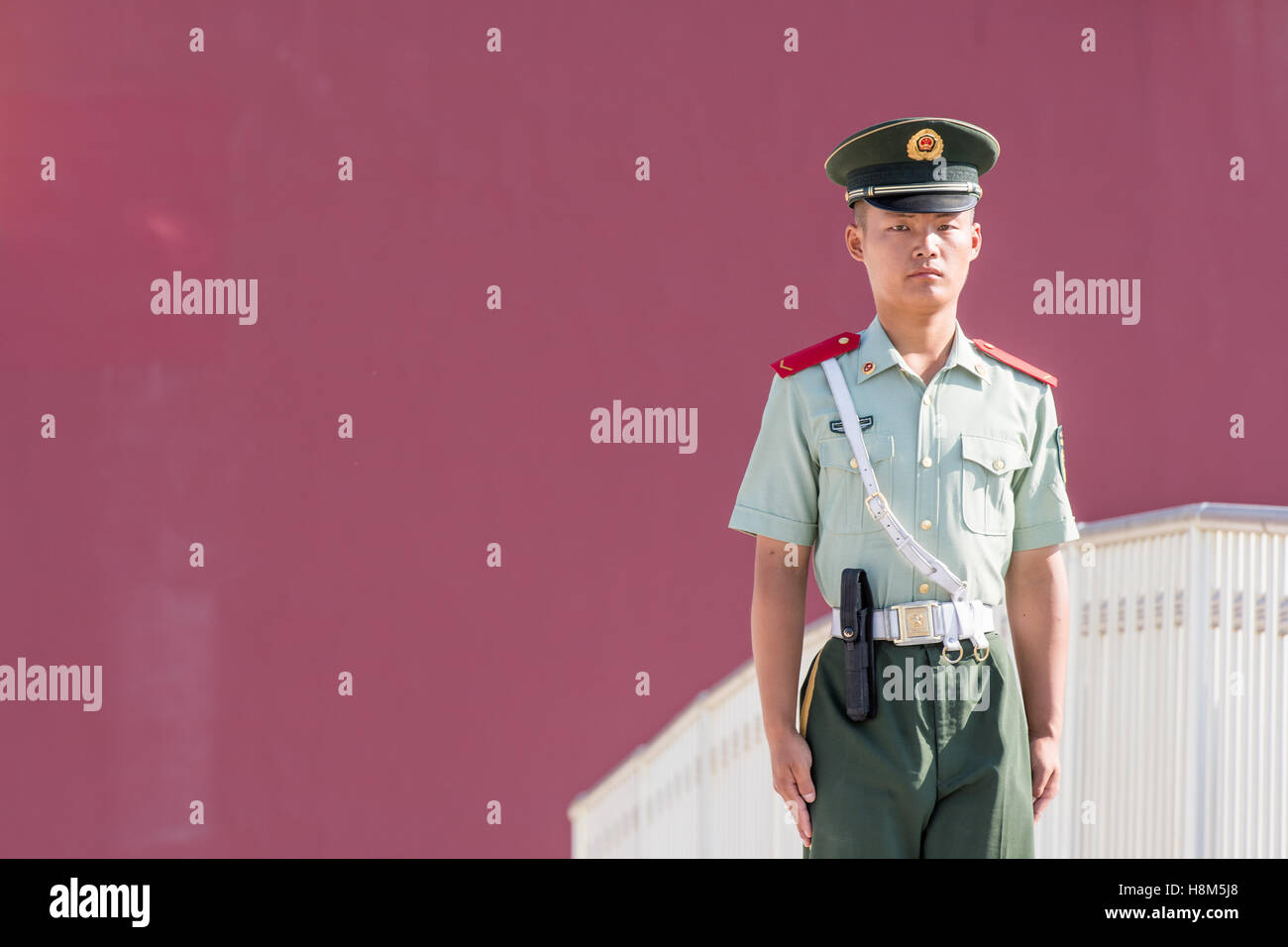 Military gate hi-res stock photography and images - Alamy